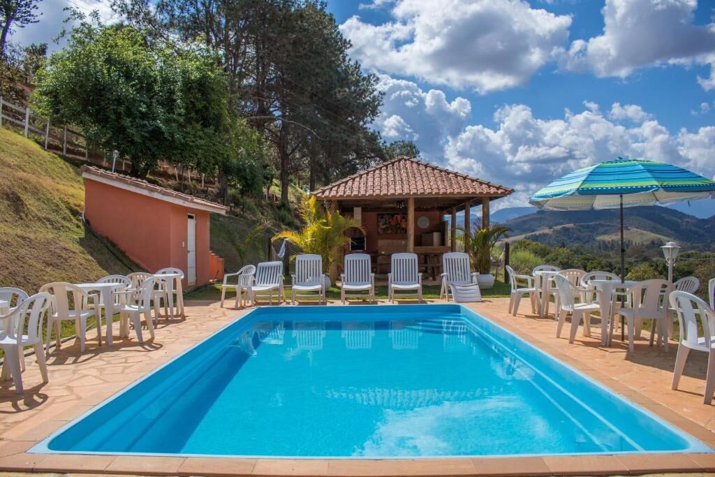 3 piscinas externas, guarda-sóis, espreguiçadeiras