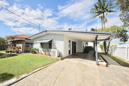 Modern Serenity - Near Shopping & Theme Parks - Nerang