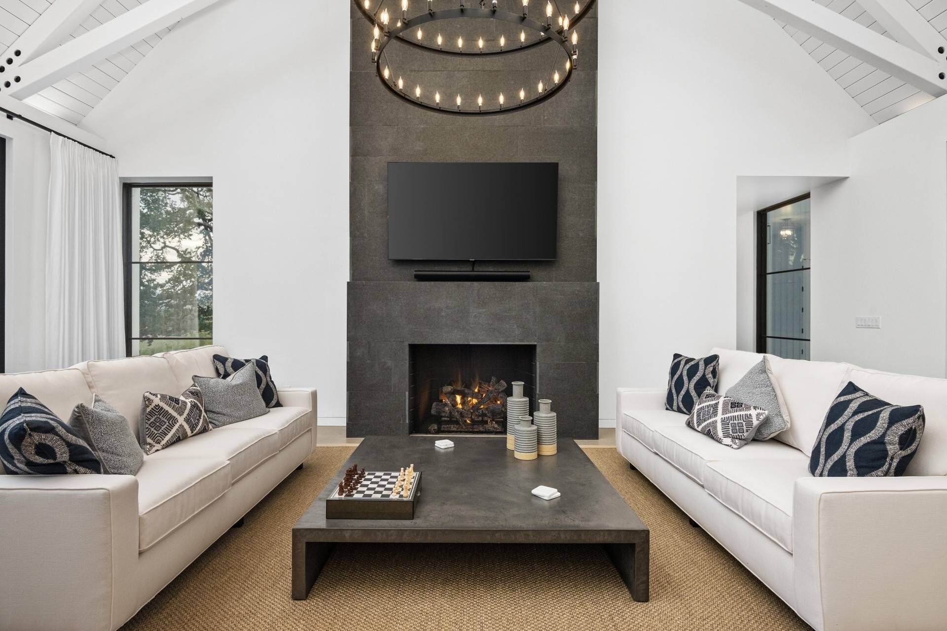 Heavenly Vineyard Experience, Phenomenal Views, Pool & Hot Tub, Indoor / Outdoor Living On 80 Acres - McMinnville, OR