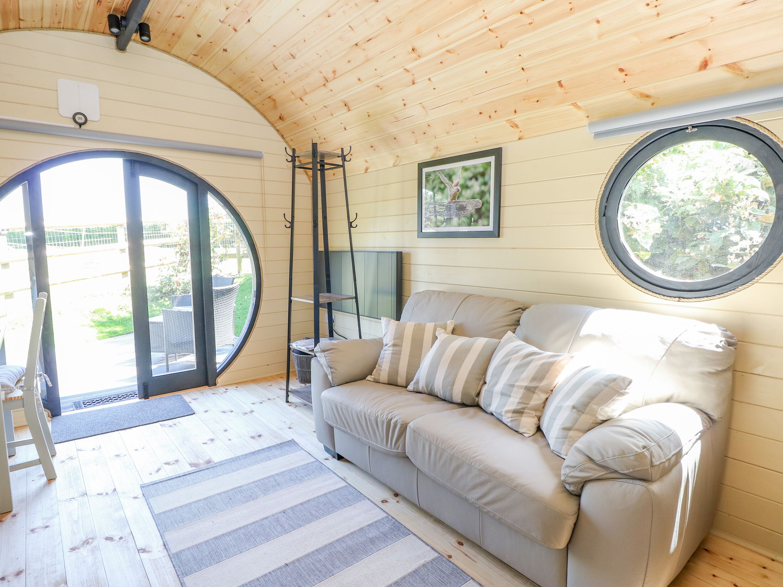 Apple Pod, Pet Friendly, With A Garden In Arundel, West Sussex - Arundel