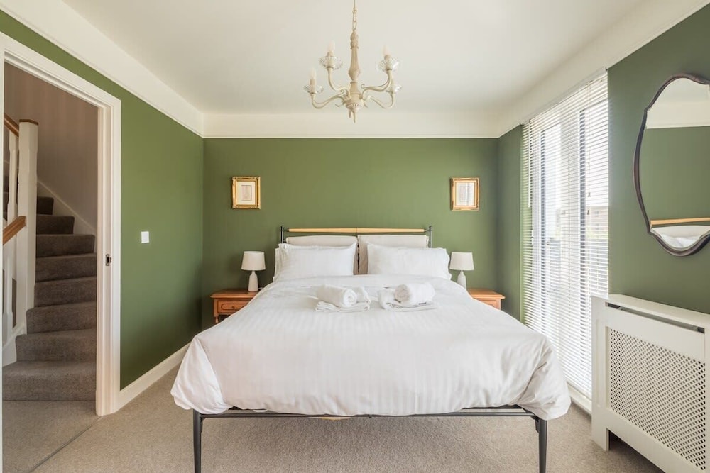 Stunning 3 Bedroom Home With Terrace & Parking - Cambridge