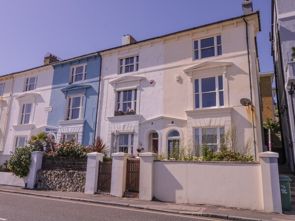 6 Gloster Terrace - Folkestone