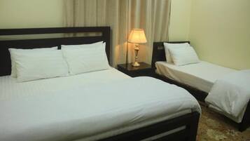 Quarto Triplo Deluxe | Quartos insonorizados, ferro/tábua de engomar, Wi-fi grátis