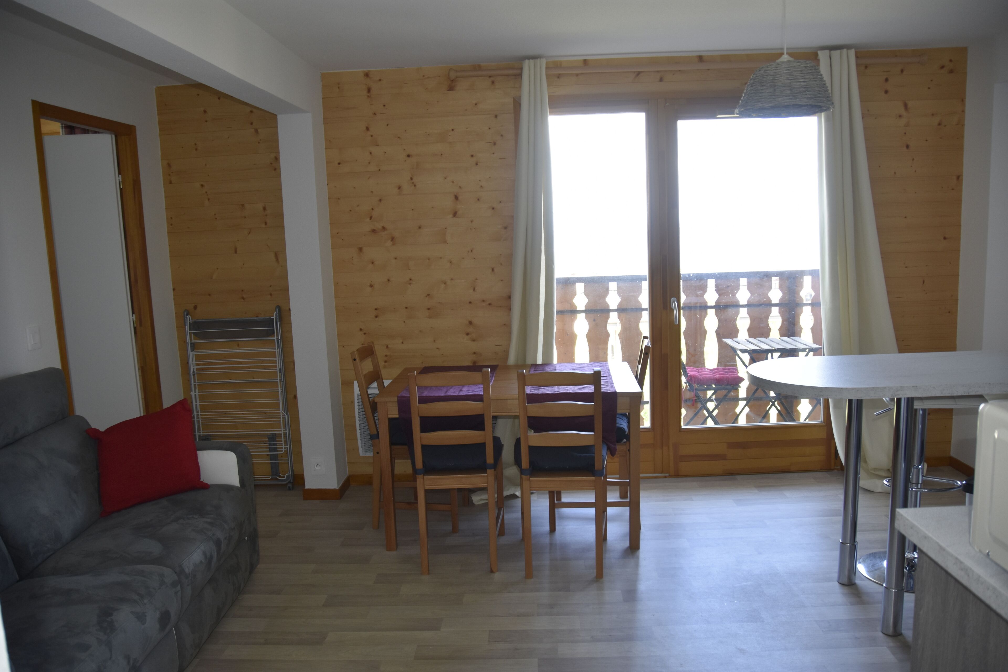 Nouvel Appartement Moderne: 2 Chambres, Lits Doubles, à 350 M De La Télécabine - Genfersee