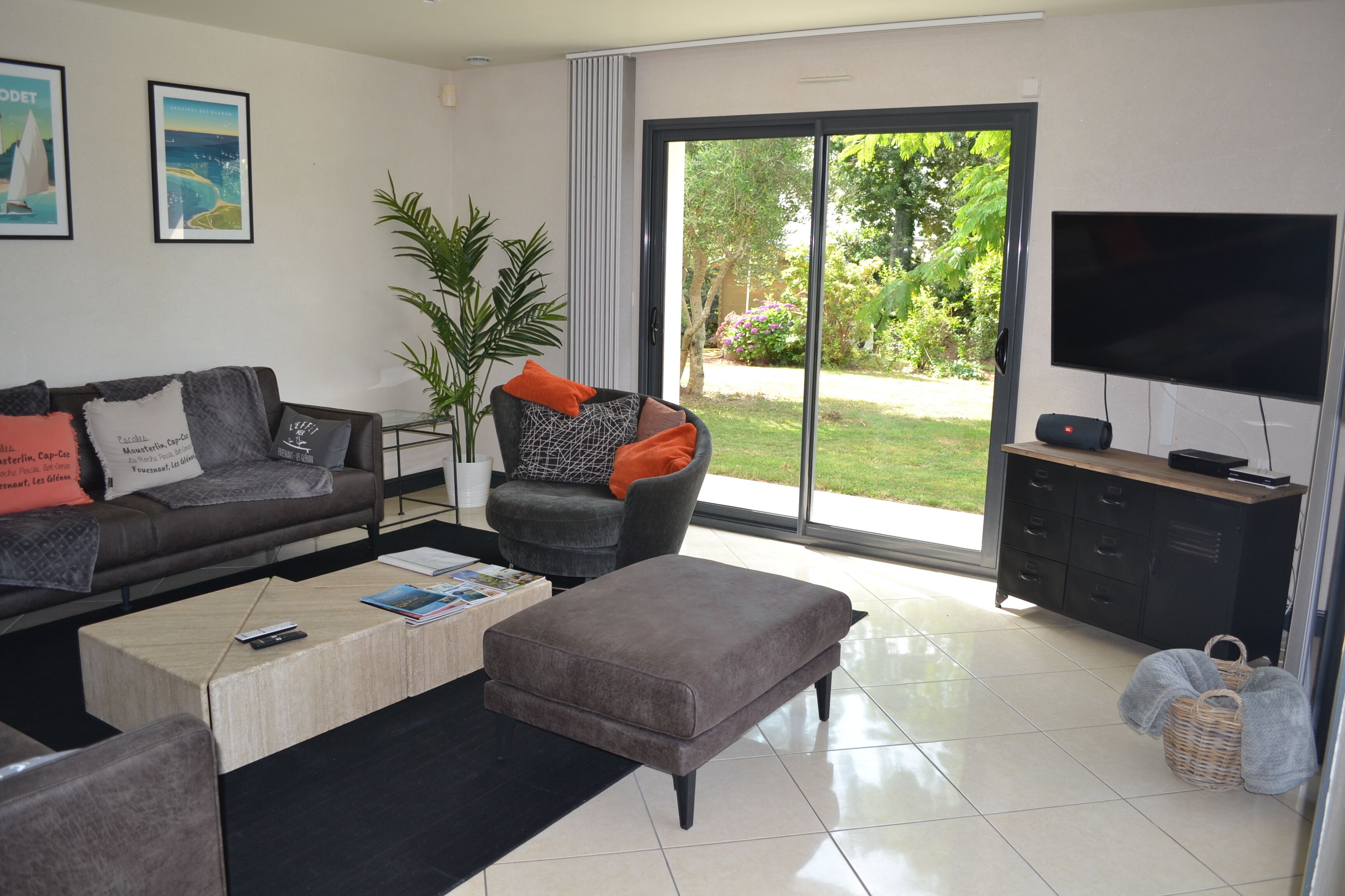 Maison Proche Plage Avec Grand Jardin Et Piscine Chauffée - Fouesnant