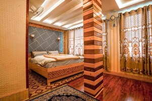 Quarto Duplo Deluxe | Wi-fi grátis, roupa de cama fornecida 