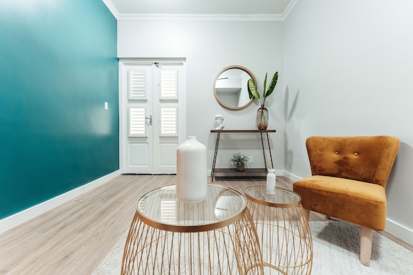 Quarto solteiro júnior | Área de estar | Smart TV, Netflix, serviços de streaming