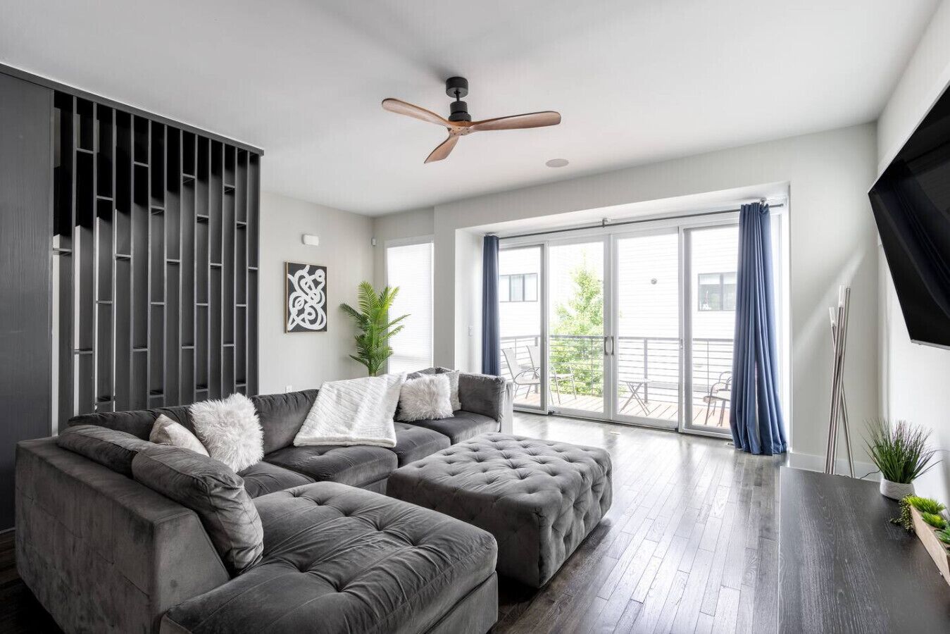 2 Downtown Homes *23 Beds* 6 Min To Broadway - Nashville, TN