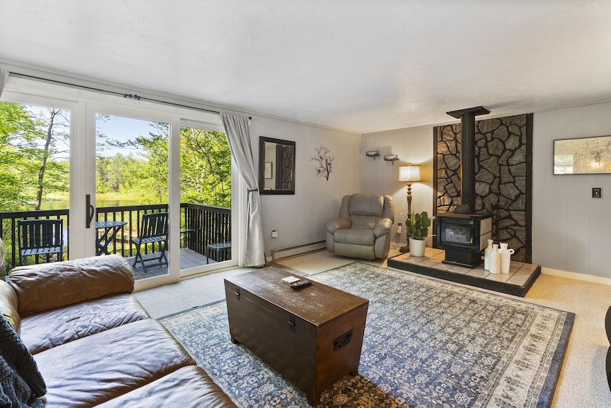 Little Longbow Lakefront Chalet - The Berkshires