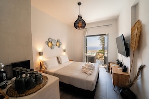 Superior Suite with Sea View and Jetted Tub | Interior