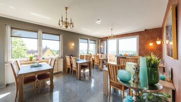 Pequeno-almoço tipo buffet diário incluído