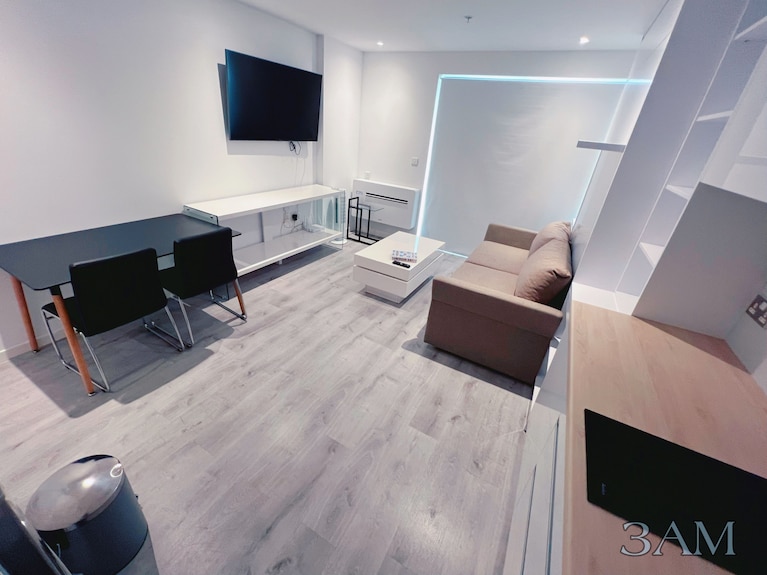 Modern Studio Apartment Gibraltar - Gibraltar