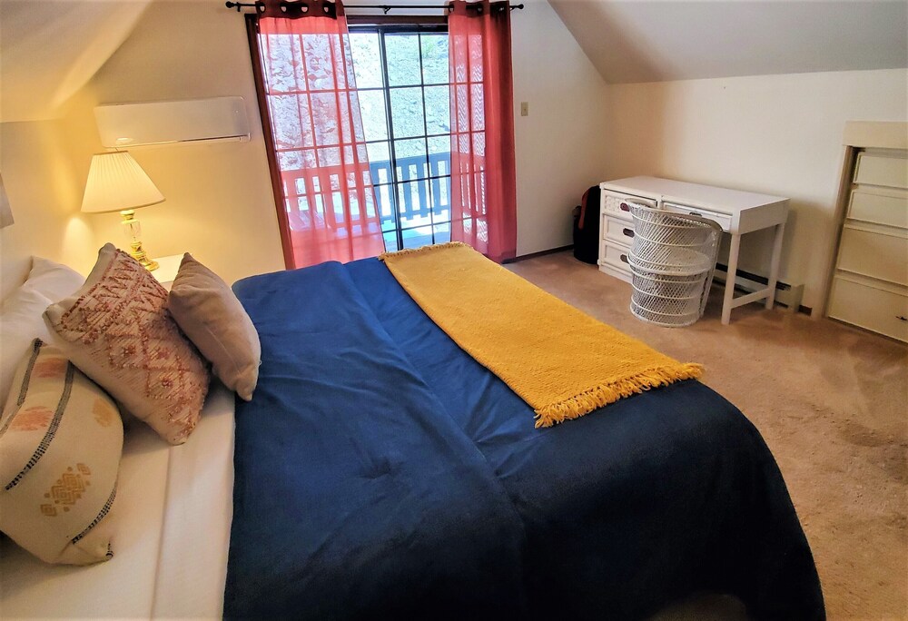 A Frame Of Mind - New Property! - Upper Valley - Gas And Wood Fireplace - Washer - Taos Ski Valley, NM