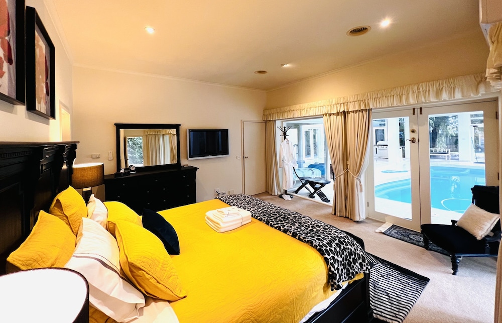 Sarovar Holidays Traralgon - Make Your Days Memorable.... - Glengarry