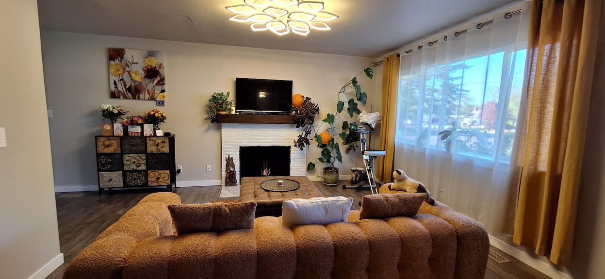 "Cozy Private Home In The Heart Of Beaverton " - Beaverton, OR