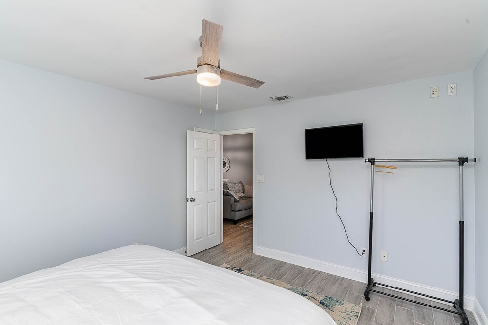 Perfect Private Navarre Beach Getaway! 4 Minute From The Beach! - Navarre Beach, FL