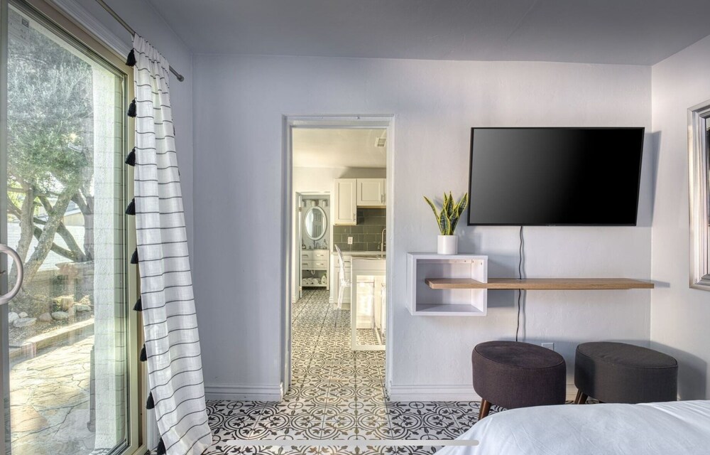 Cozy Tucson Casita- Walk to 4th ave / Downtown - Tucson | Vrbo