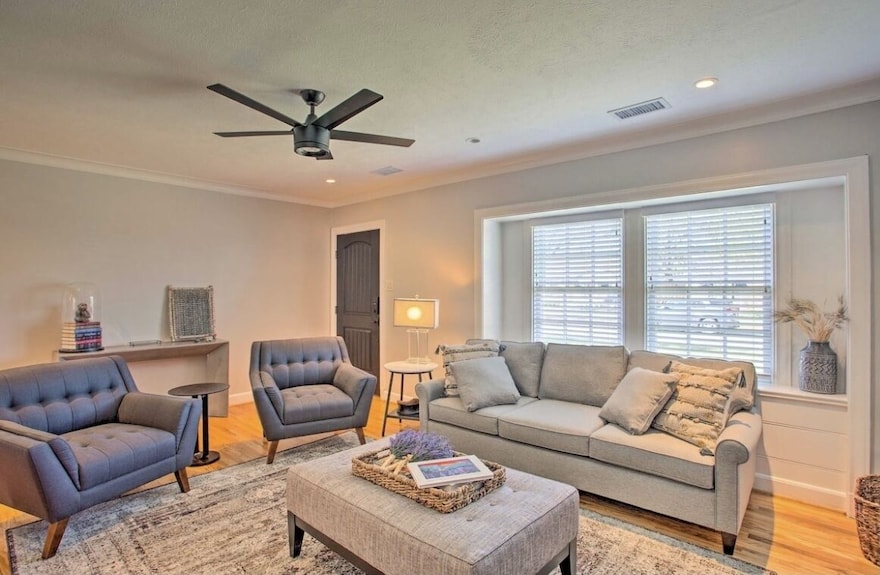 Perfect Craftsman House | Uptown Dallas | Love Field Airport Nearby - Dallas, TX