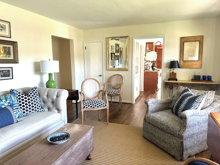 Lewisburgs Southern Bell, A Charming Bungalow With A Southern Feel! - White Sulphur Springs, WV