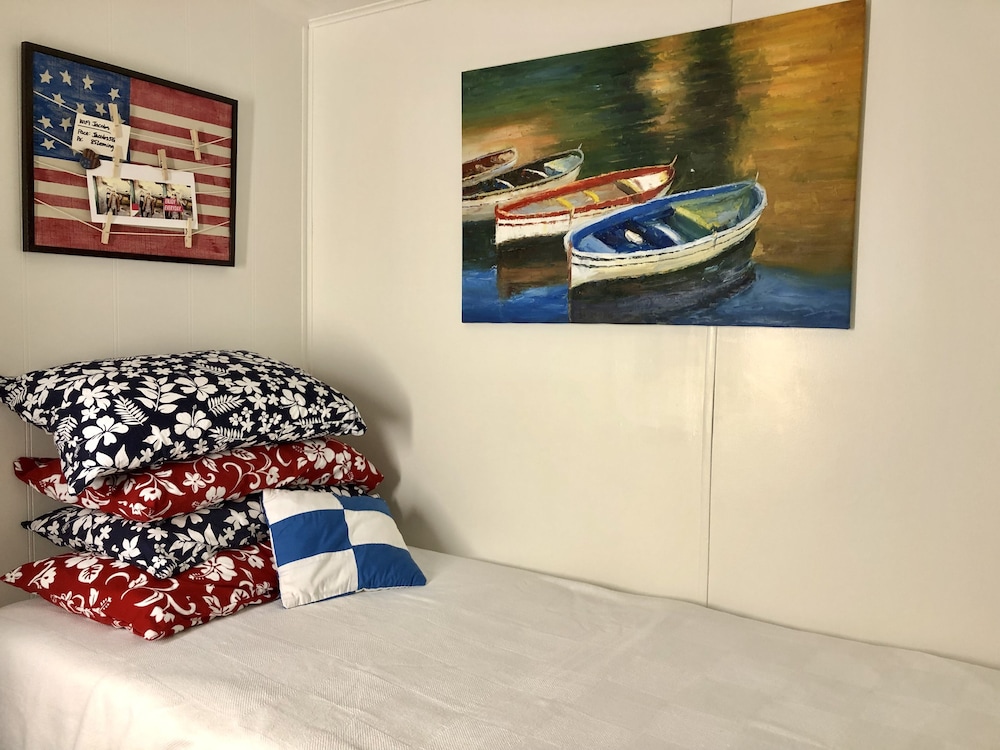 Beach Cottage By The Sea.... - Reedville, VA