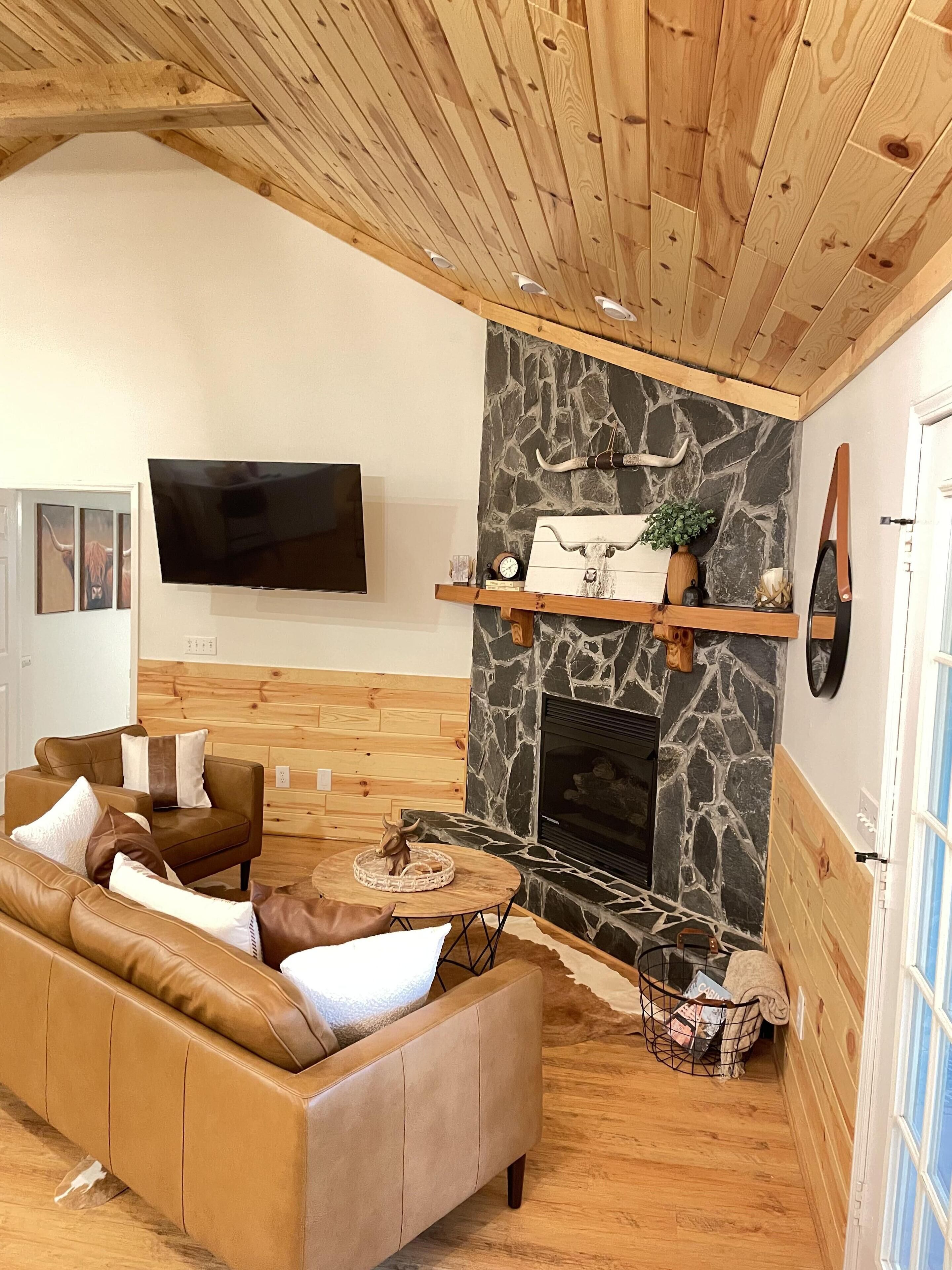 Fun Riverside Cabin: Indoor Games+hot Tub+firepit - Georgia, GA