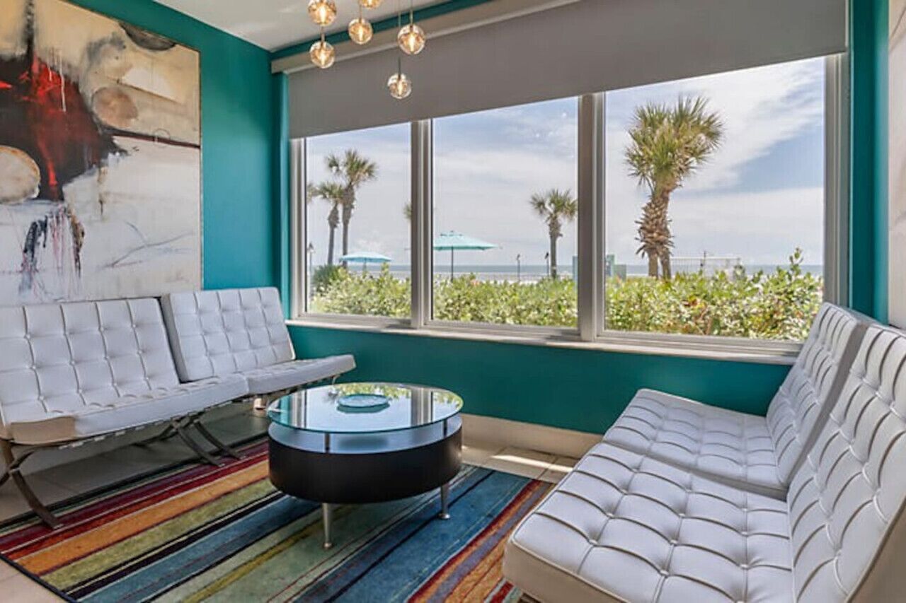 Oceanfront Daytona Seabreeze 2 Bedroom Condo - Daytona Beach, FL