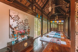 Sauna seca, banheira de hidromassagem, sauna a vapor