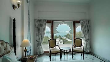 Superior Double or Twin Rooms | Com decoração personalizada