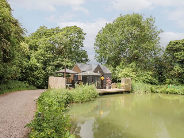 Maple Lodge At Bridge Lake Farm &Amp; Fishery - Oxfordshire