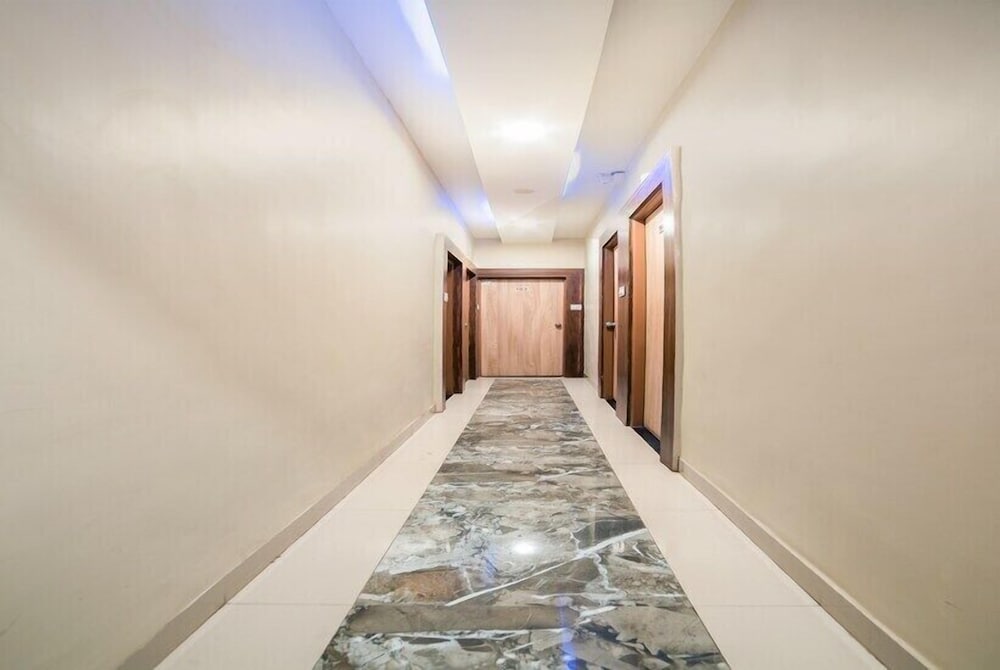 Hotel Sunsarovar - Ahmedabad