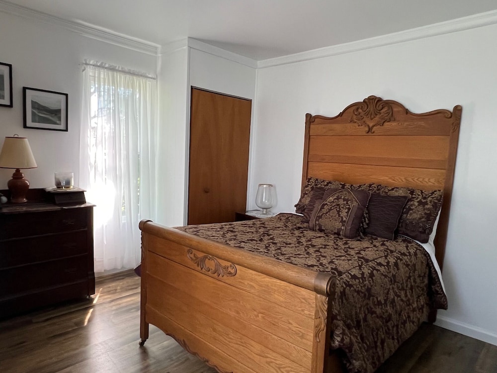 Farmhouse Centered In Petoskey Wine Region - Petoskey, MI