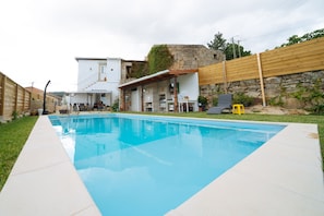 Piscina exterior sazonal
