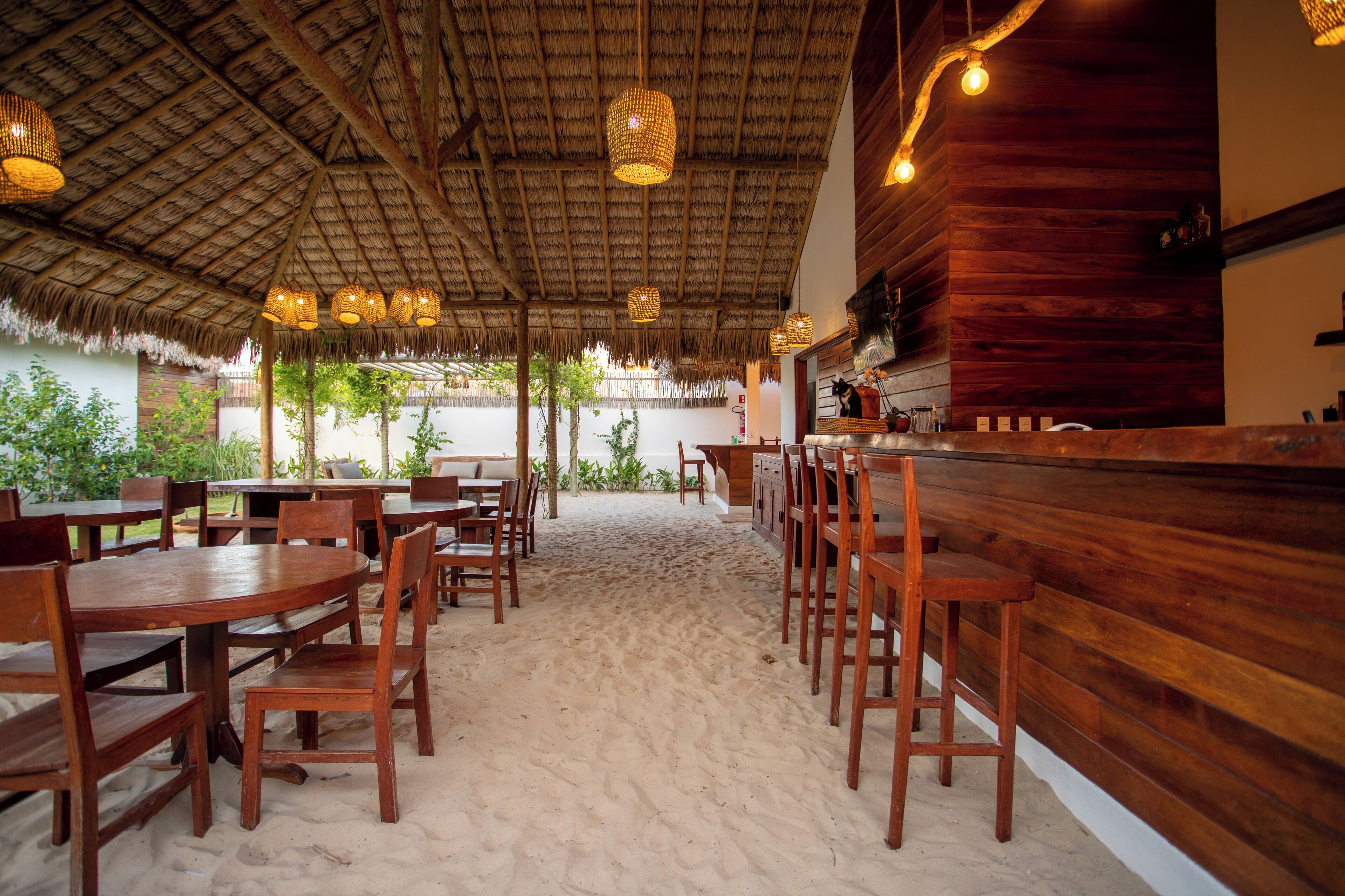 Café da manhã completo grátis todos os dias