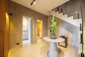 Dúplex Deluxe | Sala de estar | Smart TV de 40 de polegadas com canais digitais, televisor, Netflix 