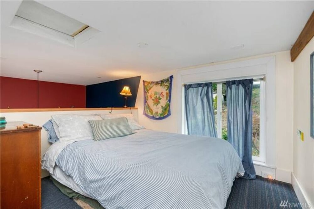 Guesthouse 1/4mi To Lowman Beach! Outdoor Patio And Firepit, Wood Fireplace - Vashon, WA