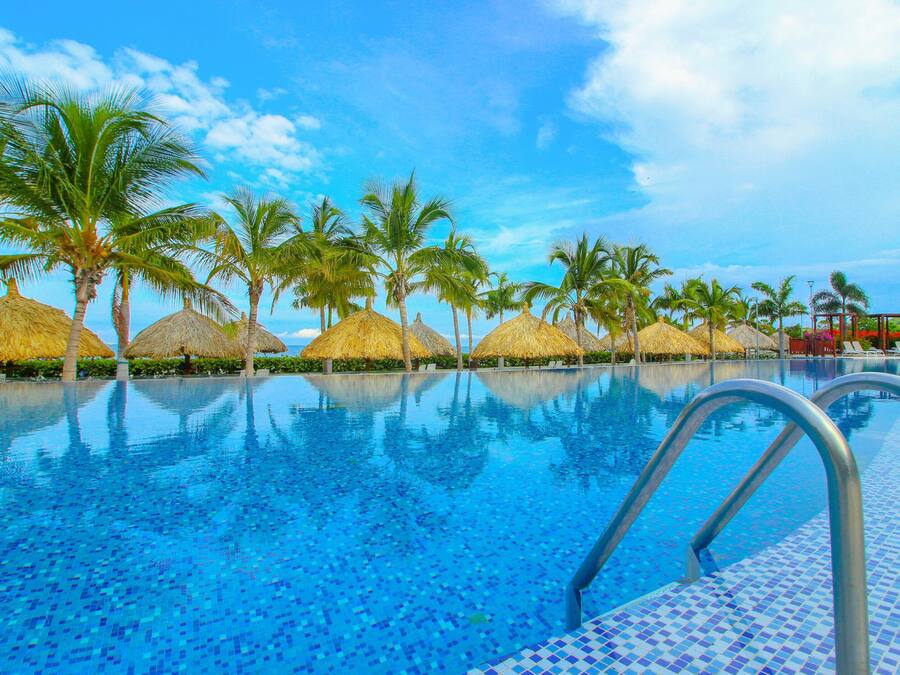 2 piscinas exteriores