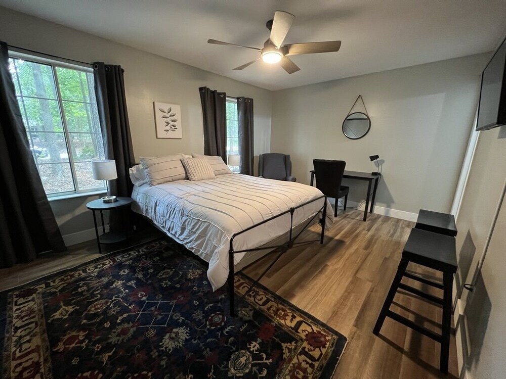 Peaceful Raleigh Retreat! Deck & Fire Pit, Wooded Lot, 5 Min To 540 - Raleigh, NC