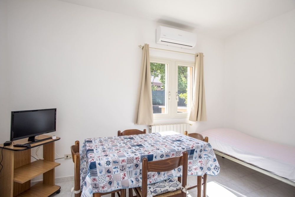 Michelina Cottage With Private Parking Space And Outdoor Space In Campo - Marina di Campo