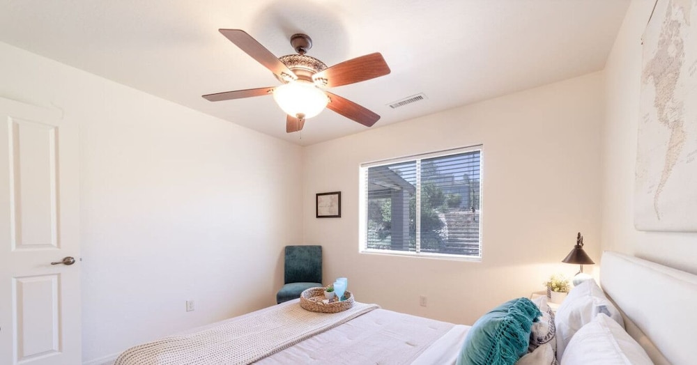*Gas Fireplace *Spacious *Family Friendly *Hot Tub - Prescott, AZ