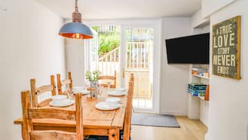 Casa de Campo | Cozinha privada | Um frigorífico, uma máquina de lavar louça, uma chaleira elétrica