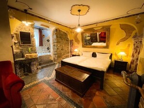 Suíte luxo, banheira de imersão, vista para a montanha | Individualmente decorados, individualmente mobiliados, Wi-Fi de cortesia