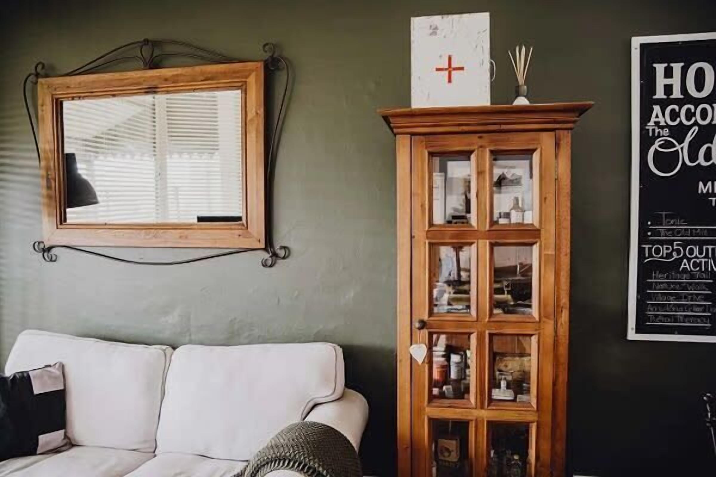 The Historic Old Pharmacy Hockeys | Millthorpe - Millthorpe