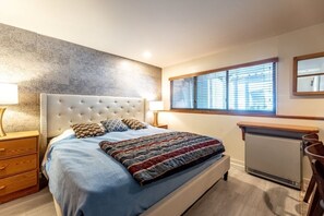 Apartamento em Condomínio Fechado, 4 quartos | 4 quartos, secretária adequada para computadores portáteis 