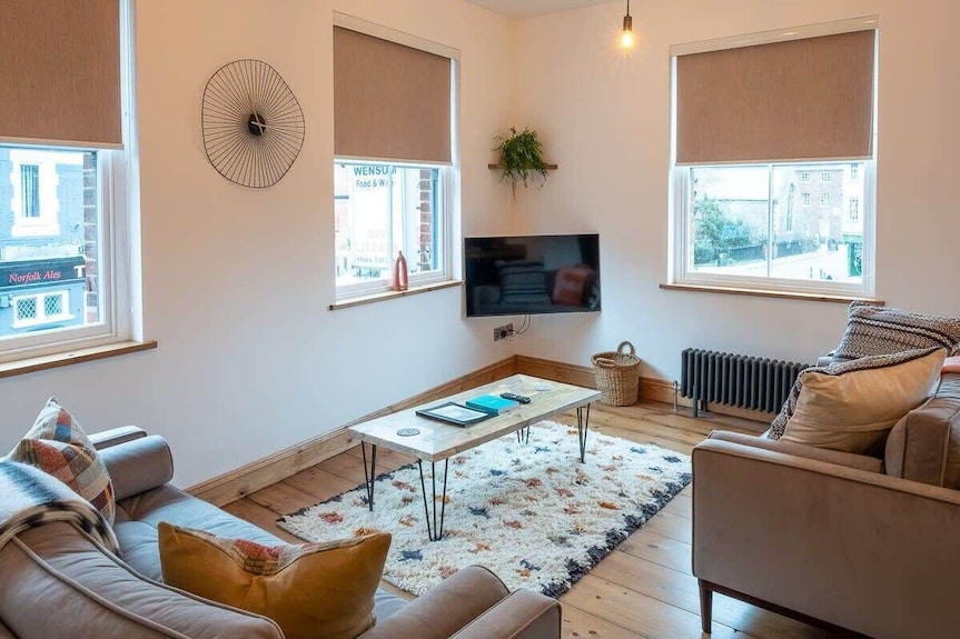 Stylish Quayside Apartment With River View - Norwich