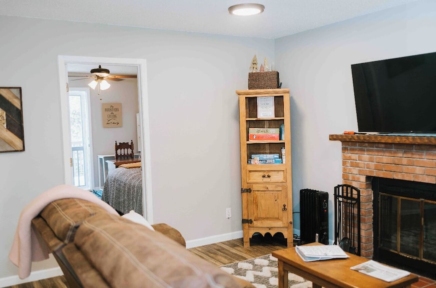 Charming& Cozy Cabin Walking Distance To Downtown And Trails - Cloudcroft, NM