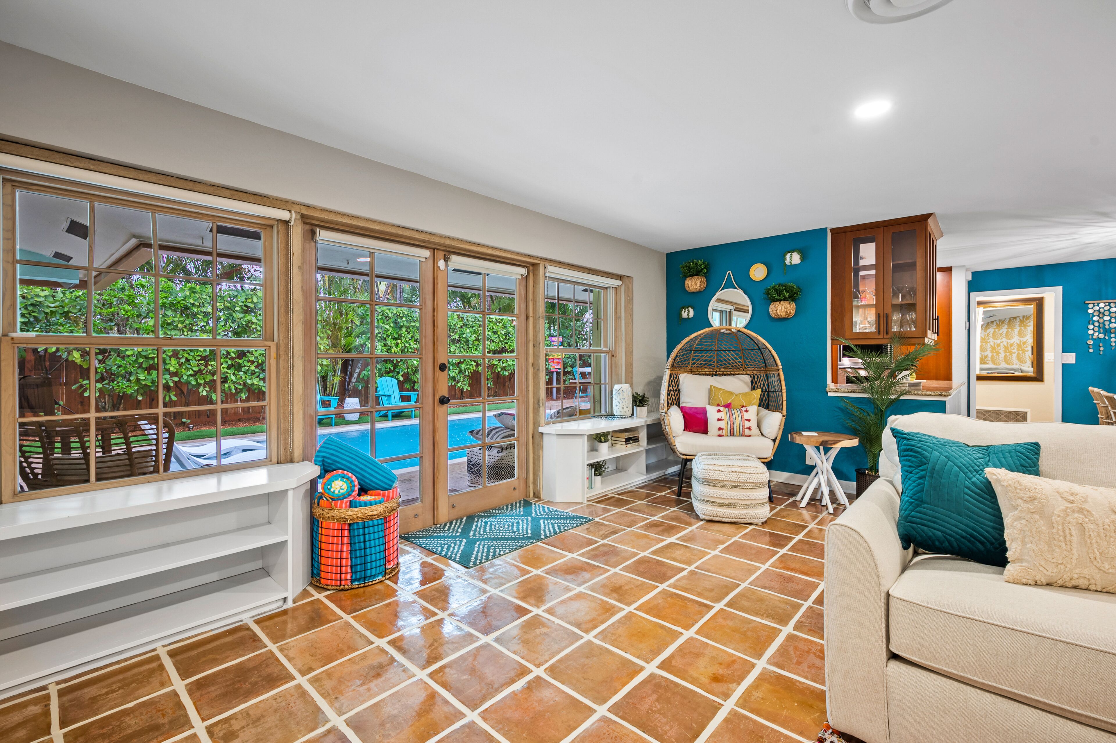 Sunny Palms Villa - Heated Pool + Hot Tub, 2 Miles To The Beach! - Fort Lauderdale, FL