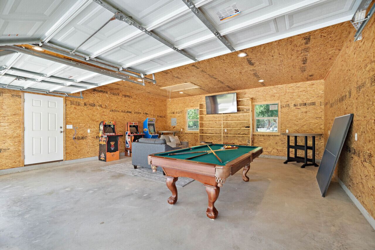 Livingston Landing: Pool, Games & Lake Views - Livingston, TX