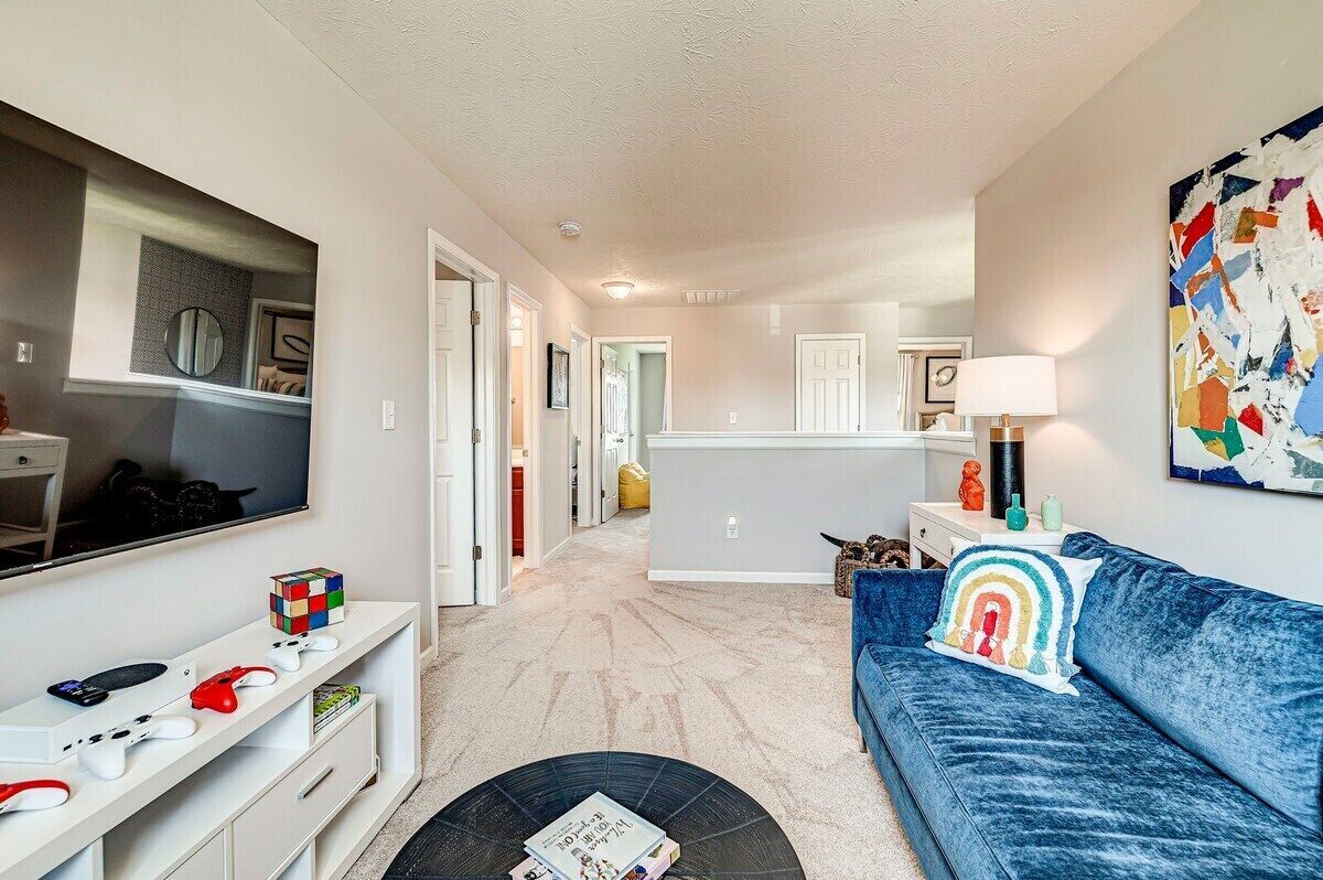 Luxe Home In The Heart Of Westfield!! Perfect For Big Family - Carmel, IN