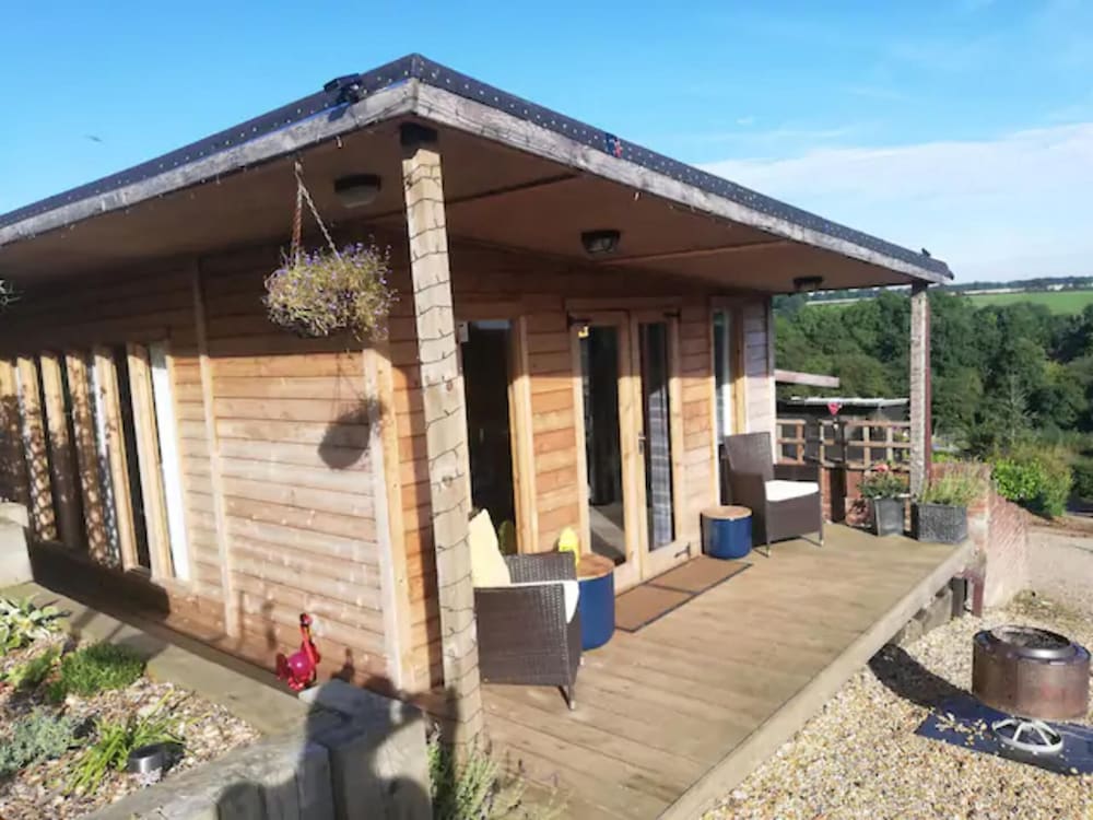 Peaceful Cabin In Skegby -Sleeps2- Firer Pit - Mansfield