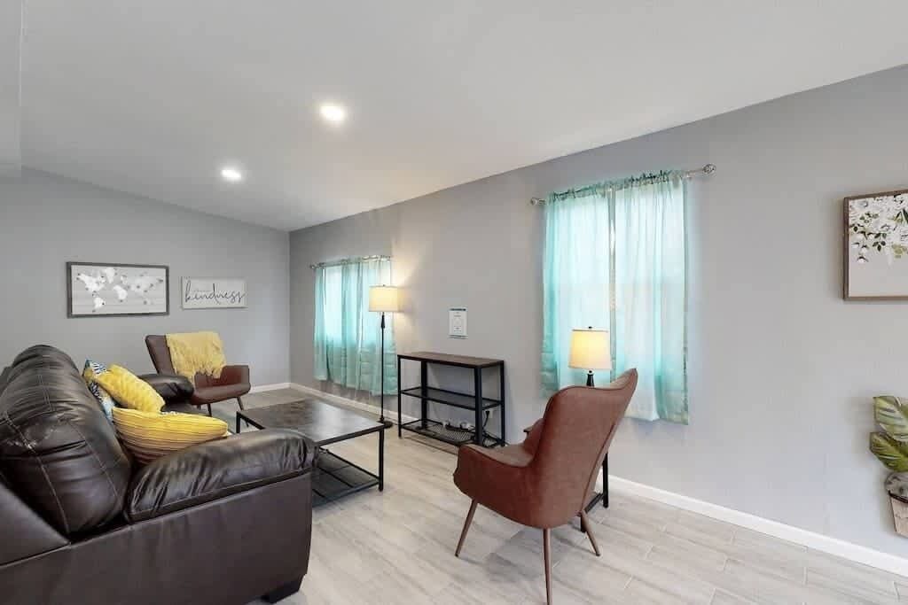 Great Lower Unit With Spacious Yard And Sunroom - Westminster, CO